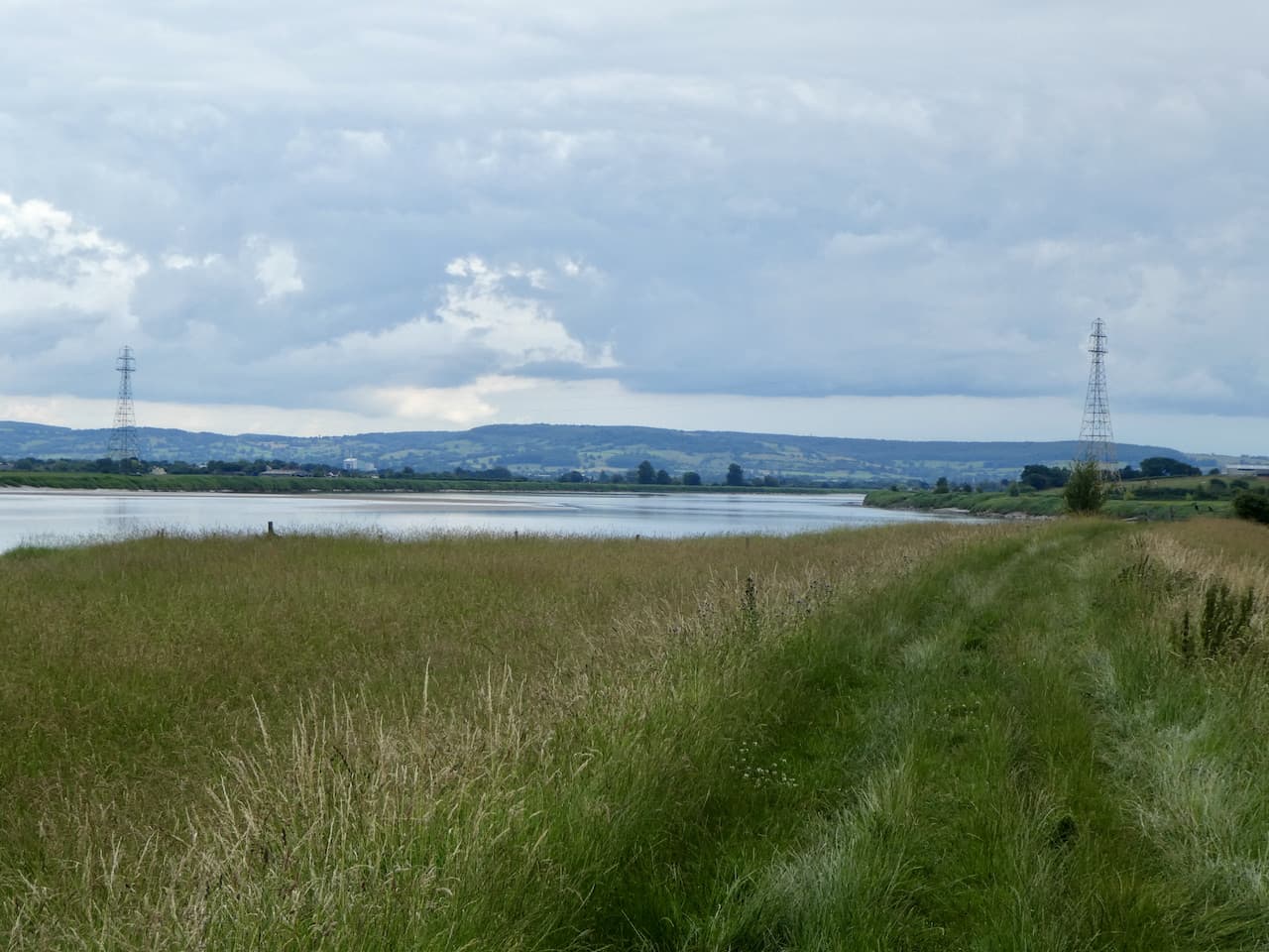 The Severn Way around Arlingham » Two Dogs and an Awning